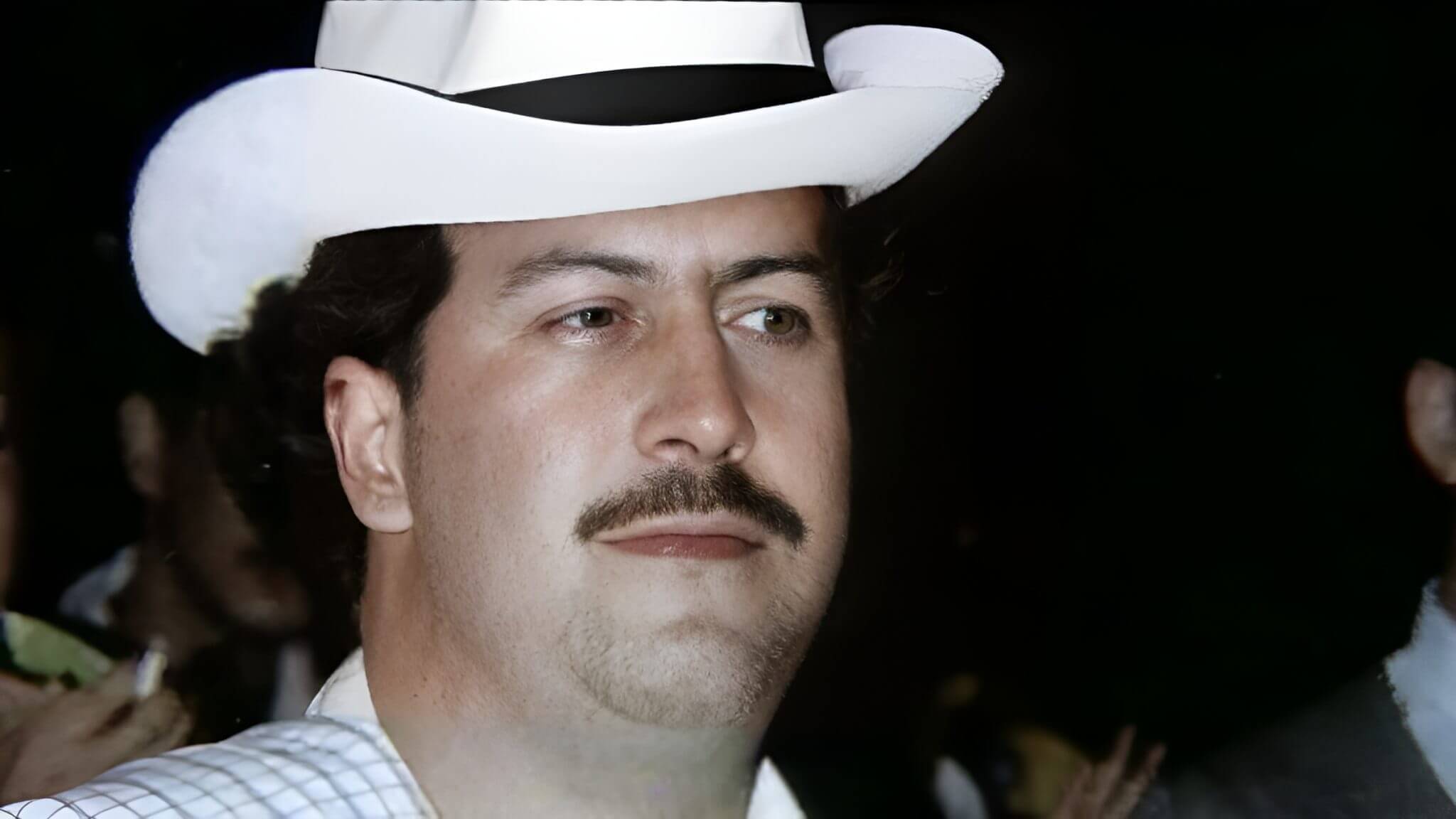 27 Never-Before-Seen Photos of Pablo Escobar's Dual Life