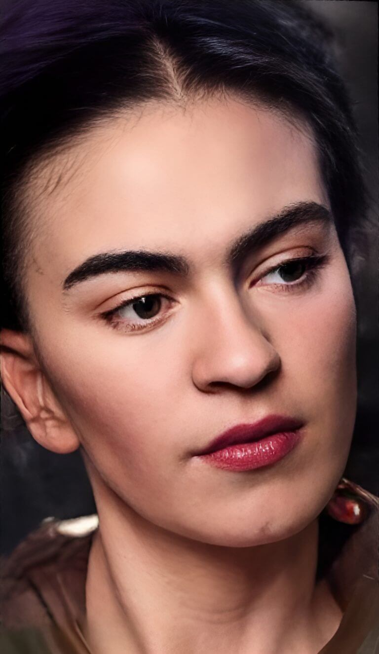 Rare Portraits of Frida Kahlo in HD - Face26