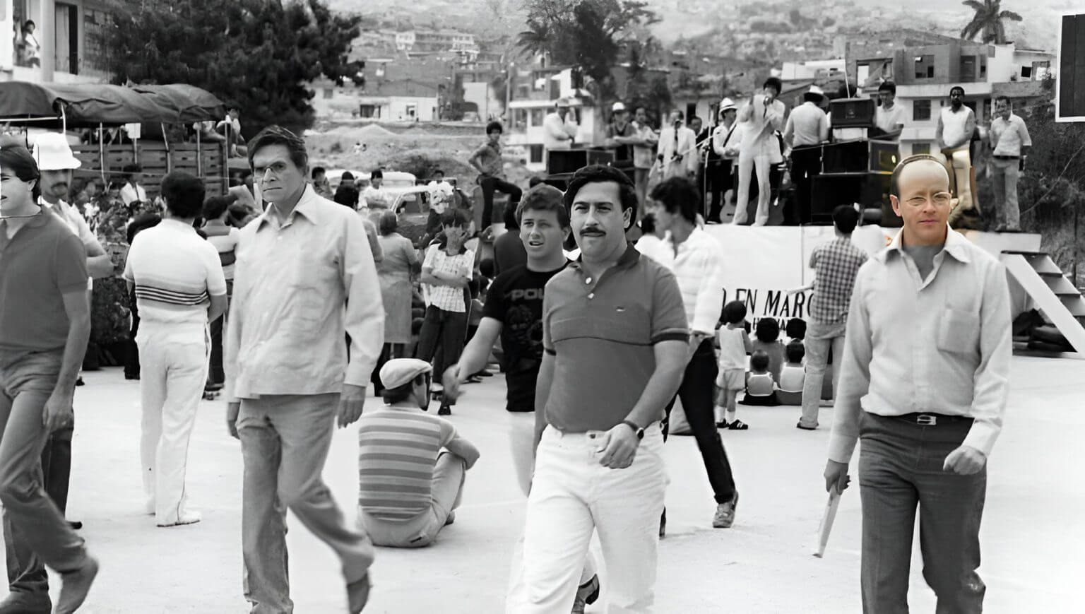 27 Never-Before-Seen Photos of Pablo Escobar's Dual Life