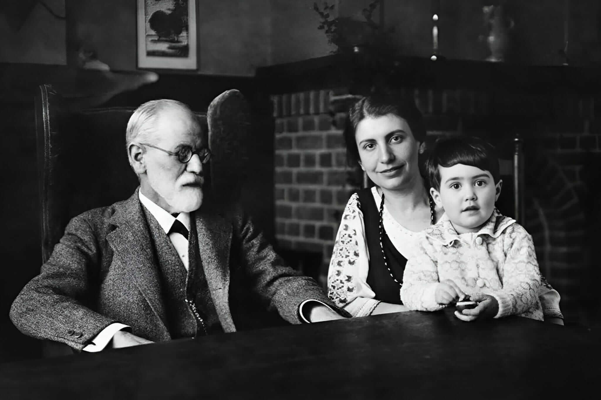30 Amazing and Rare Photos of Sigmund Freud