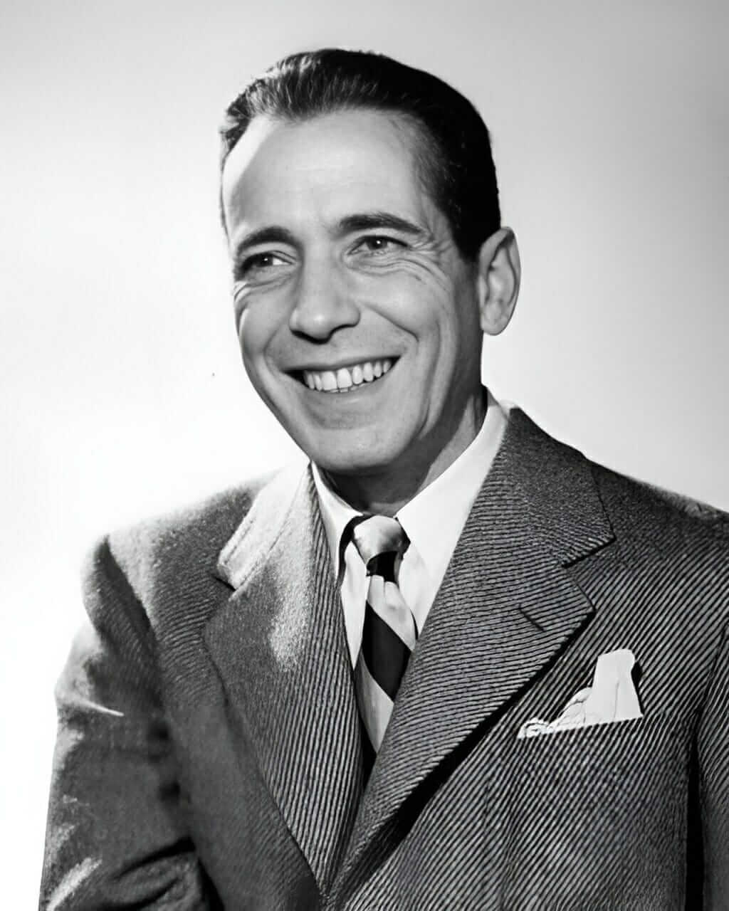 30 Amazing and Rare Photos of Humphrey Bogart in HD