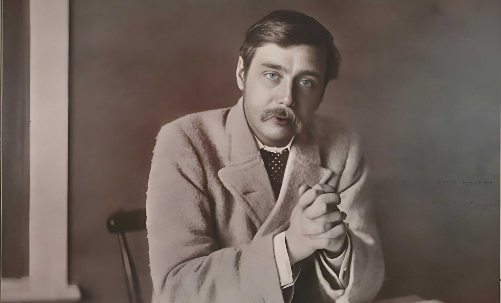 30 Amazing and Rare Photos of H.G. Wells - Face26 - AI Photo Enhancer
