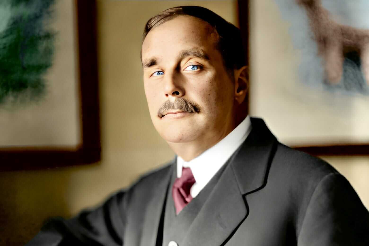 30 Amazing and Rare Photos of H.G. Wells - Face26 - AI Photo Enhancer