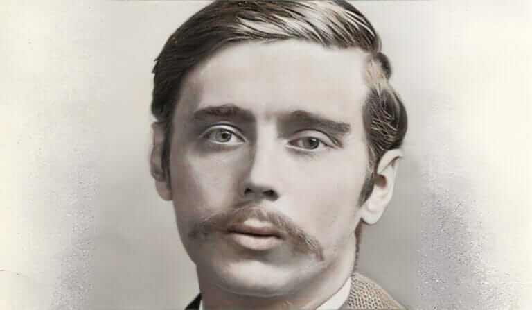 30 Amazing and Rare Photos of H.G. Wells - Face26 - AI Photo Enhancer