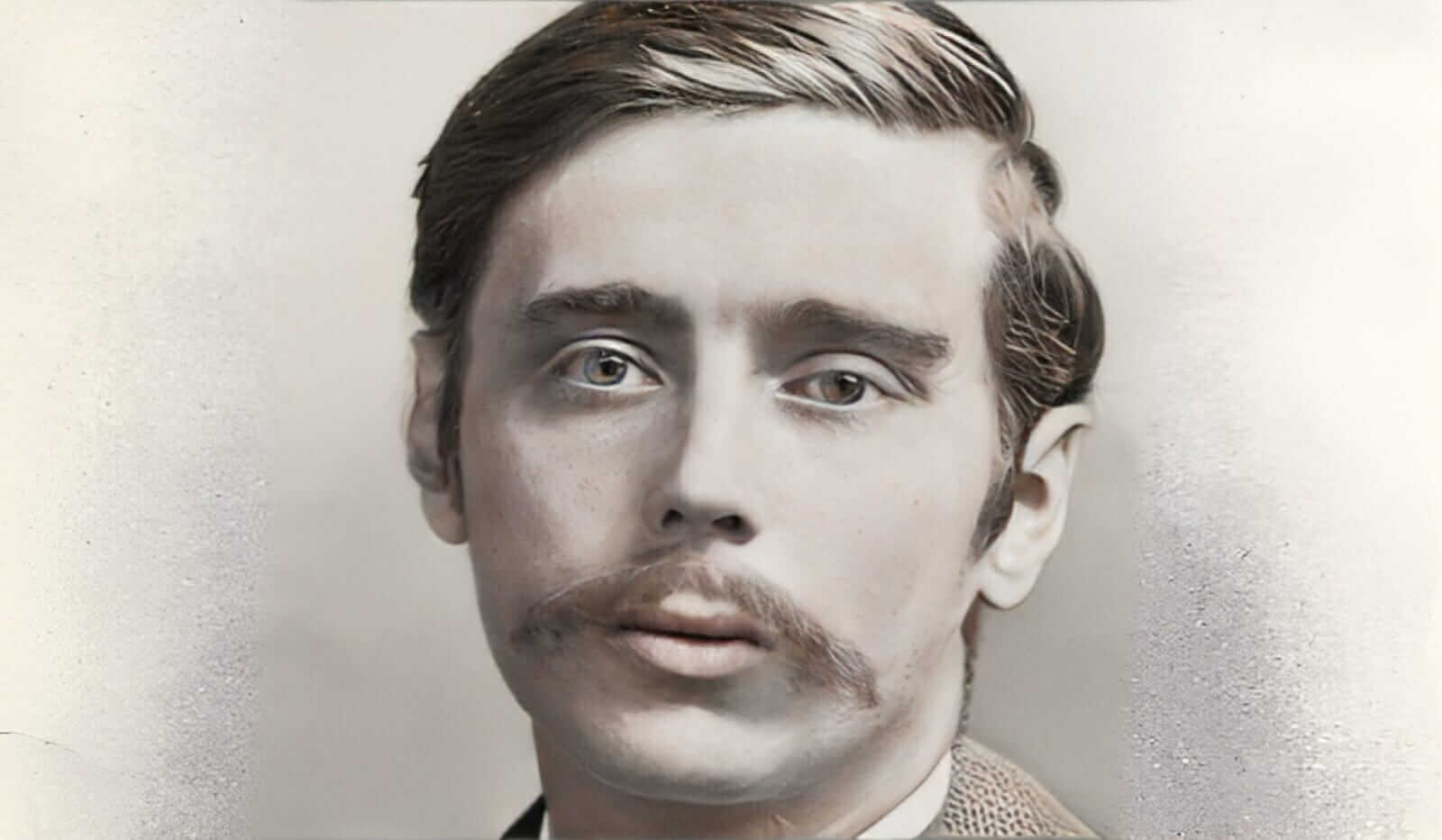 30 Amazing and Rare Photos of H.G. Wells - Face26 - AI Photo Enhancer