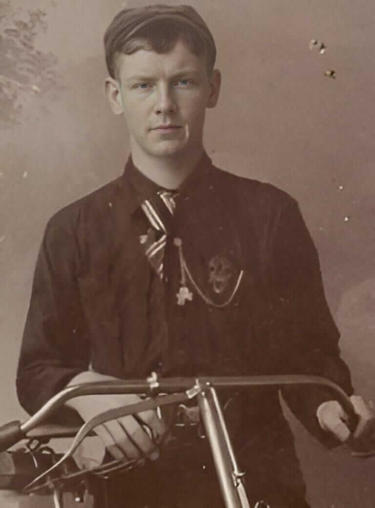 30 Amazing and Rare Photos of Henry Ford - Face26 - AI Photo Enhancer