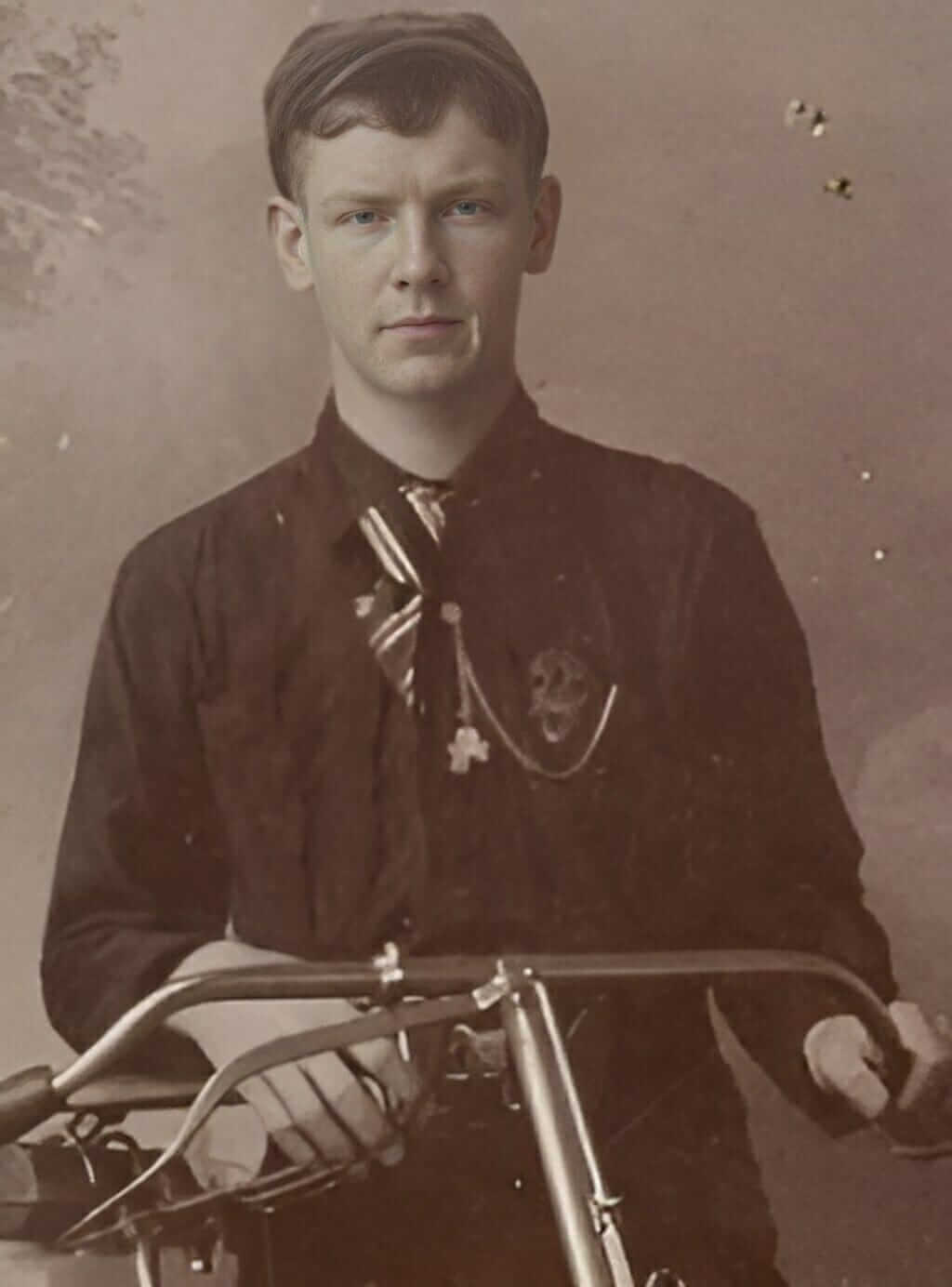 30 Amazing and Rare Photos of Henry Ford - Face26 - AI Photo Enhancer