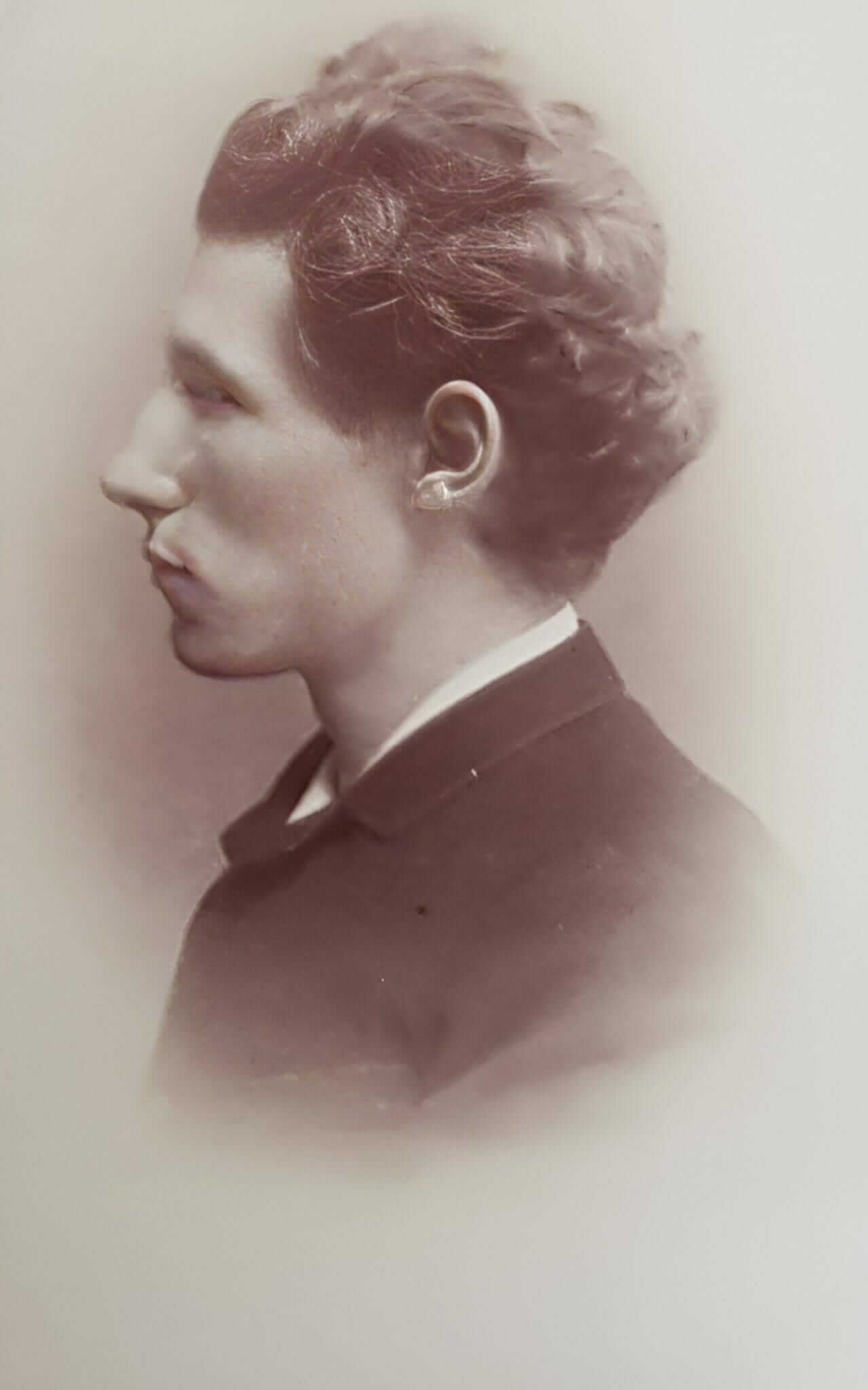 30 Amazing and Rare Photos of Jules Verne - Face26 - AI Photo Enhancer