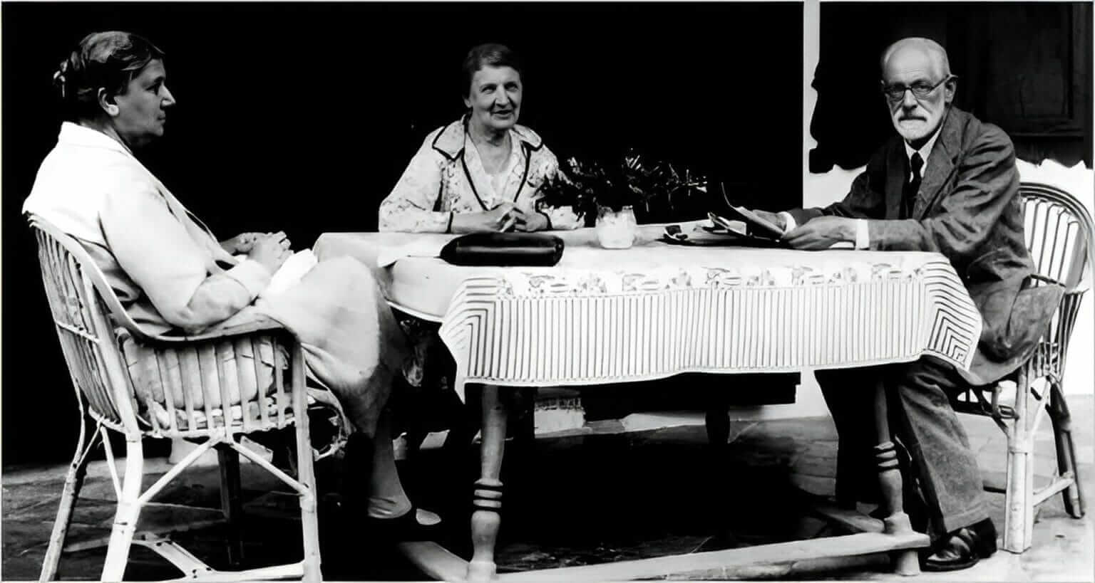 30 Amazing and Rare Photos of Sigmund Freud