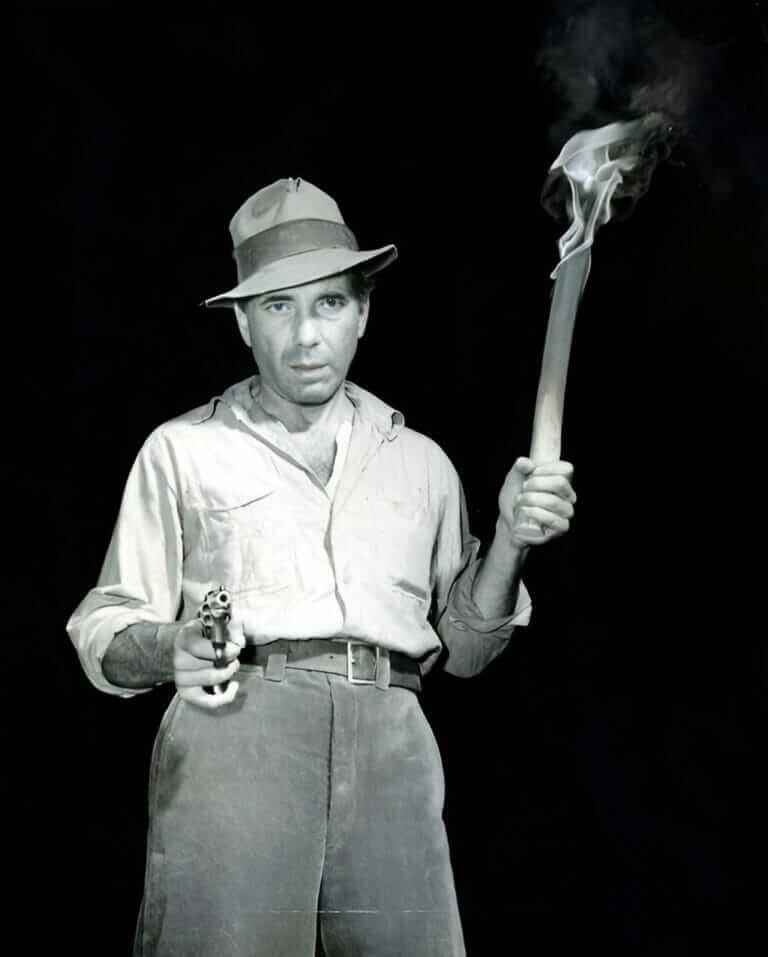 30 Amazing and Rare Photos of Humphrey Bogart in HD