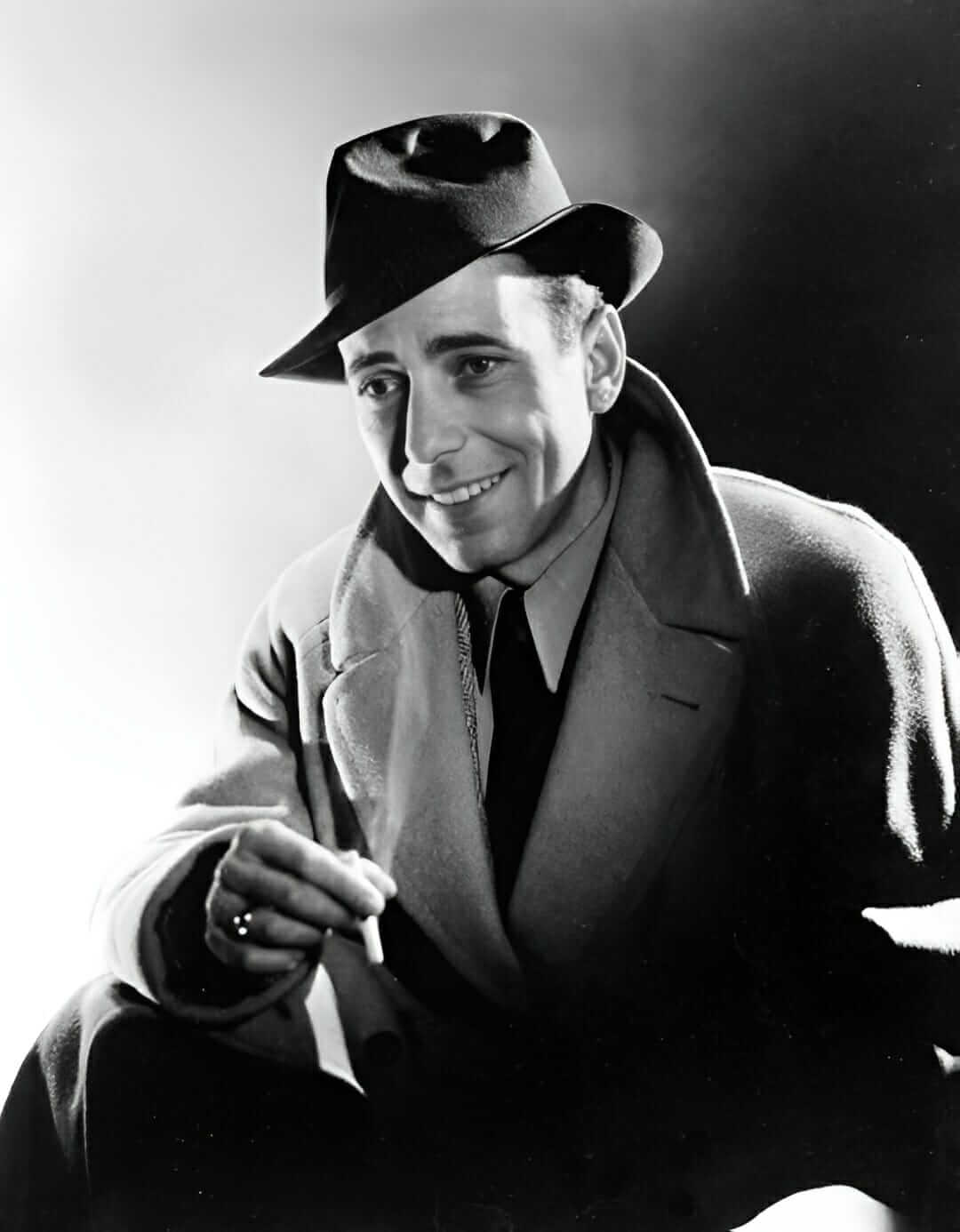 30 Amazing and Rare Photos of Humphrey Bogart in HD