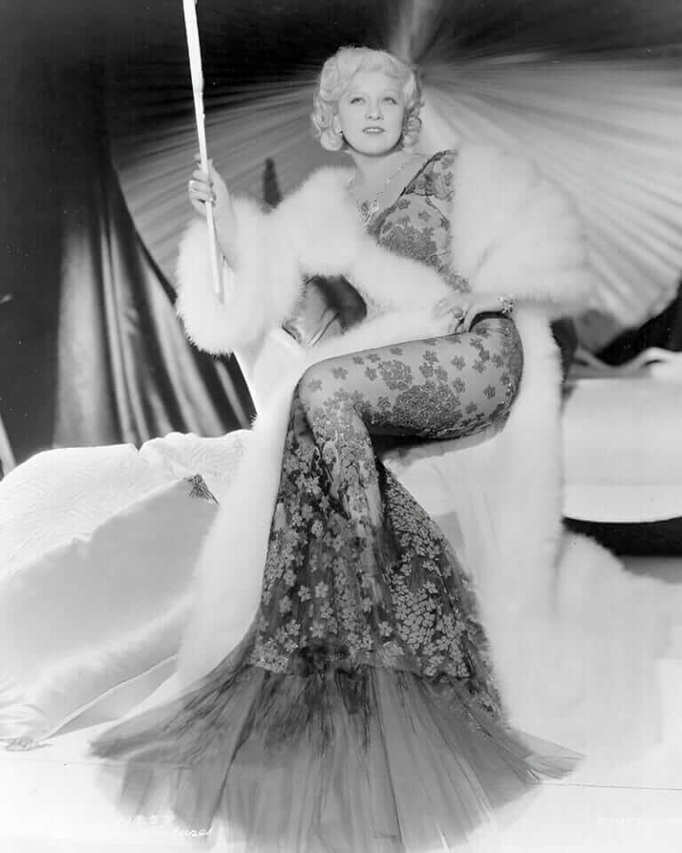 30 Amazing and Rare Photos of Mae West - Face26 - AI Photo Enhancer