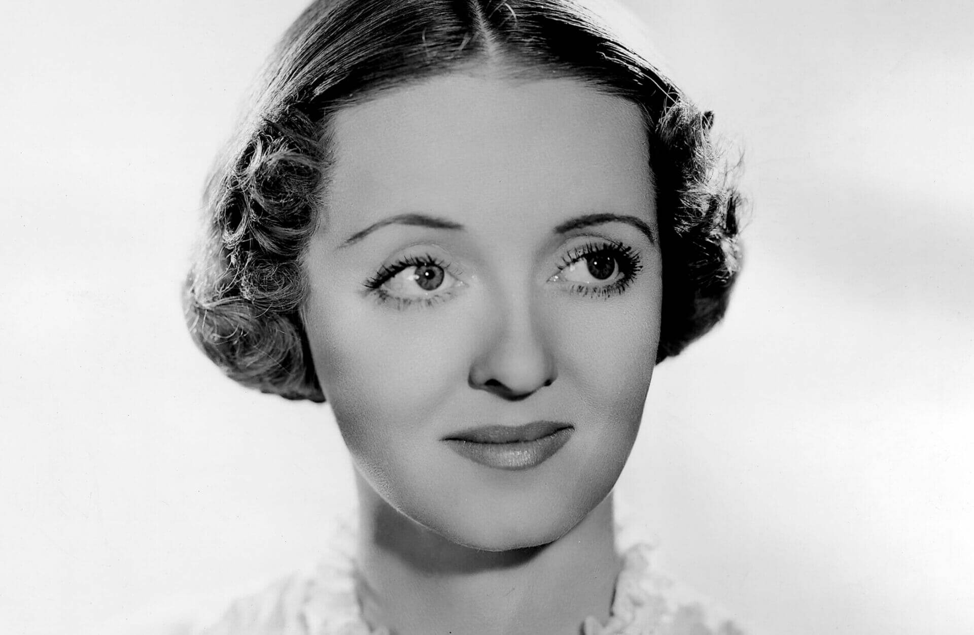 30 Amazing and Rare Photos of Bette Davis - Face26 - AI Photo Enhancer