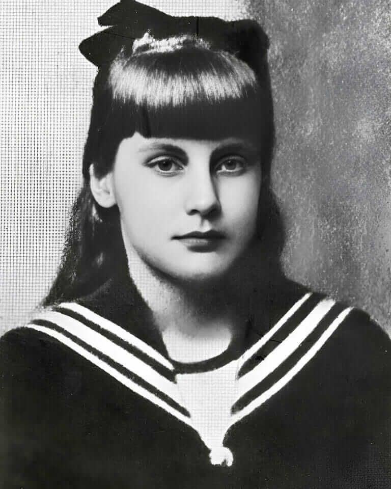 30 Amazing and Rare Photos of Greta Garbo - Face26 - AI Photo Enhancer