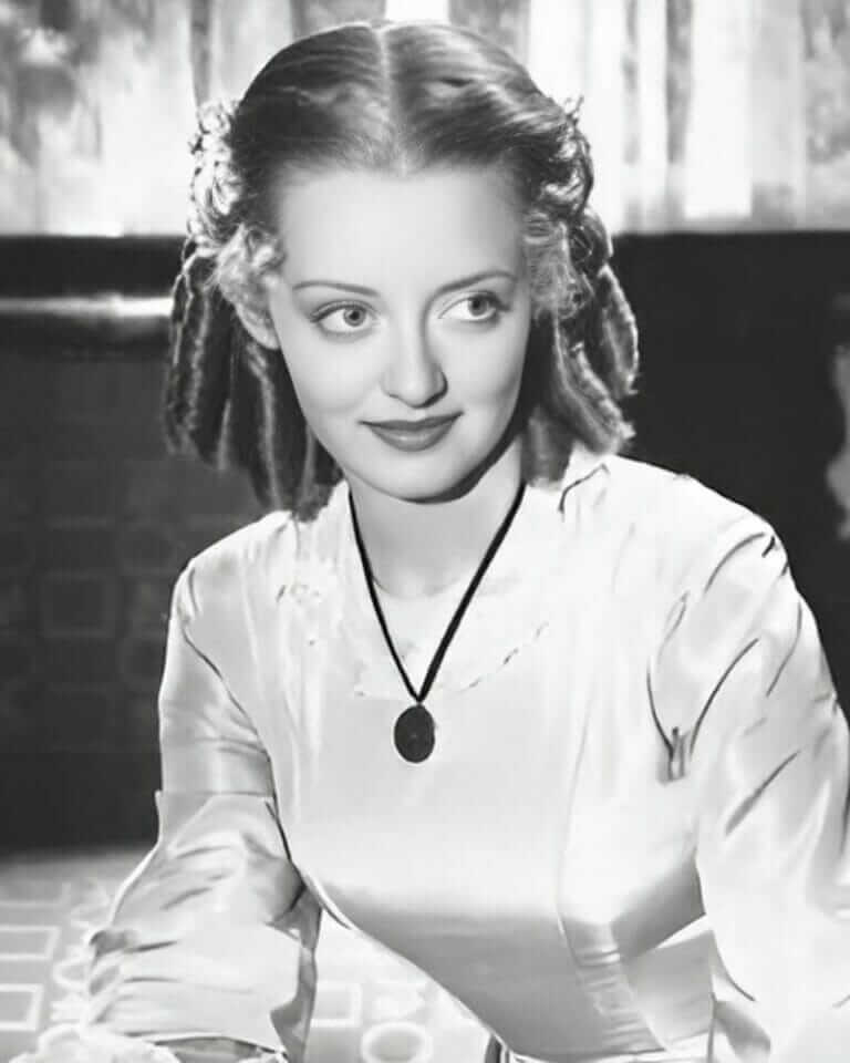 30 Amazing and Rare Photos of Bette Davis - Face26 - AI Photo Enhancer