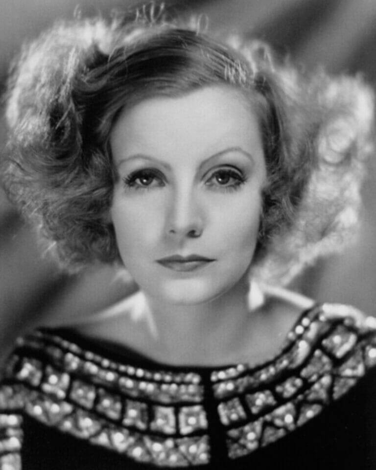 30 Amazing and Rare Photos of Greta Garbo - Face26 - AI Photo Enhancer