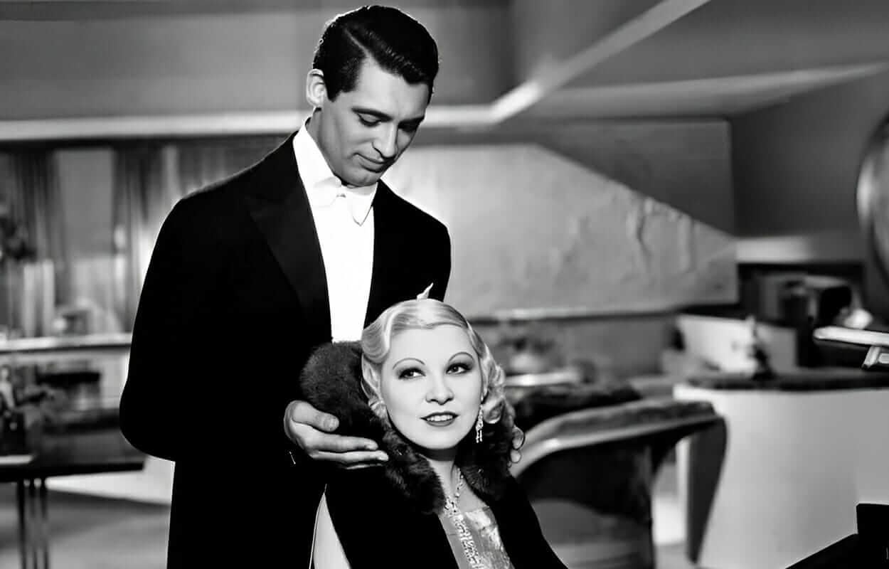 30 Amazing and Rare Photos of Mae West - Face26 - AI Photo Enhancer